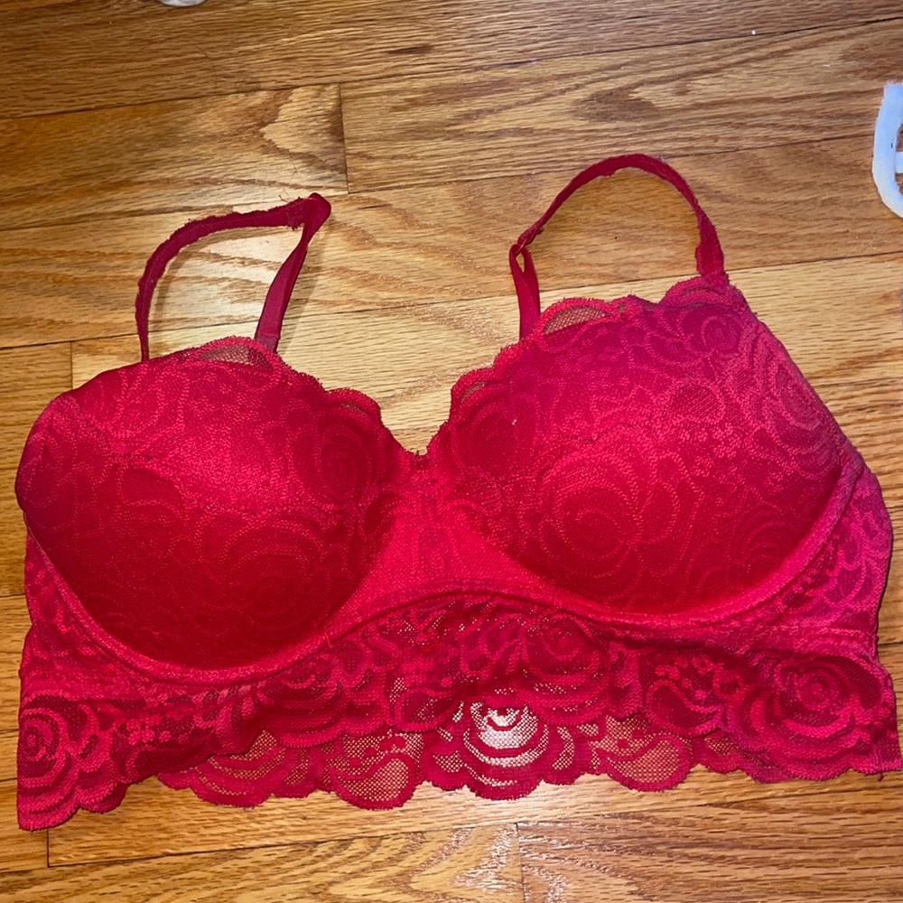 Gorgeous Red Lace Victorias Secret Bra - Gem
